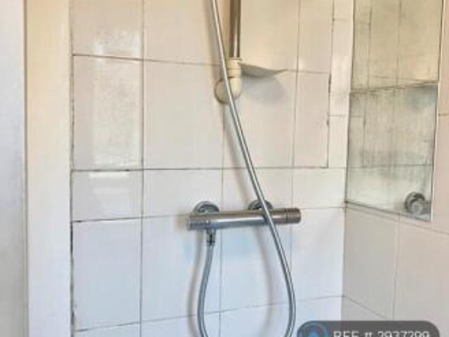 3 bedroom maisonette for rent in Howcroft House, London, E3