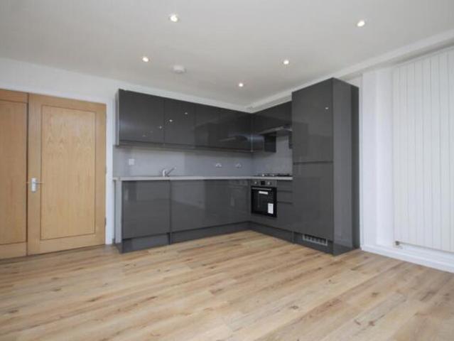 3 bedroom maisonette for rent in Kamen Court, Royal College Street, Camden, NW1