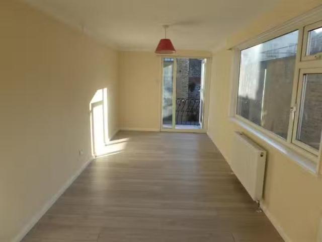 3 bedroom maisonette for rent in King Street, Ramsgate, CT11