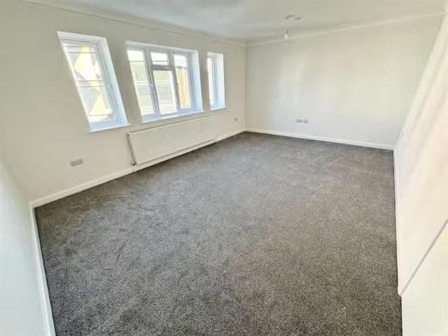 3 bedroom maisonette for rent in Kingland Crescent, Poole, BH15