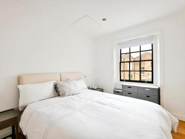3 bedroom terraced house for rent in Kings Road, London, SW10