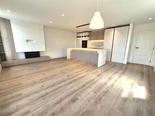 3 bedroom maisonette for rent in Kingsbridge Road, Lower Parks.