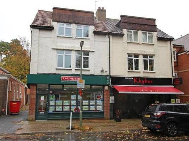 3 bedroom maisonette for rent in Kingswood KT20
