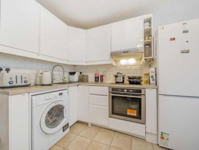 3 bedroom maisonette for rent in Kiln Place, Kentish Town, NW5