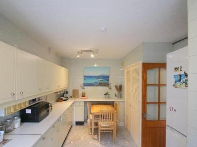 3 Bedroom Maisonette For Rent In London