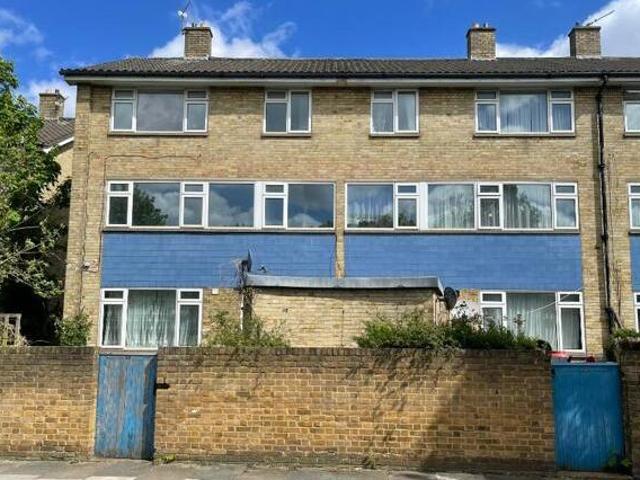 3 Bedroom Maisonette For Rent In London