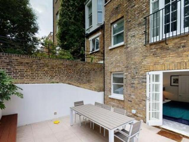 3 Bedroom Maisonette For Rent In London