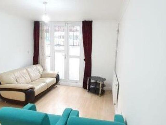 3 Bedroom Maisonette For Rent In London