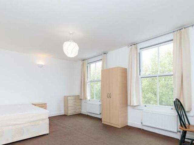 3 Bedroom Maisonette For Rent In London