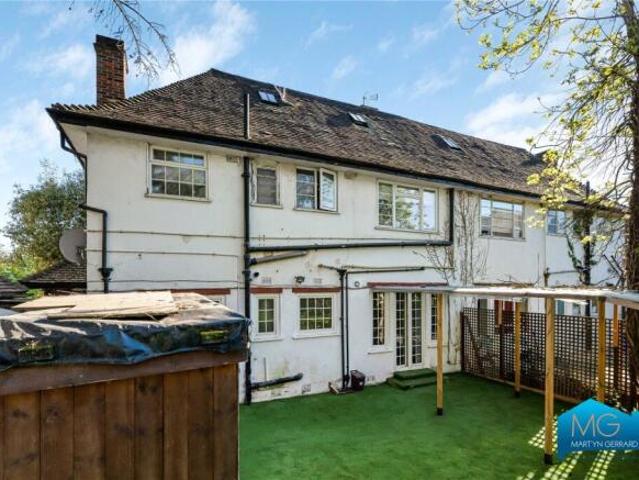 3 bedroom maisonette for rent in Lyttelton Road, London, N2