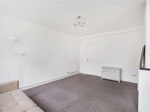 3 bedroom maisonette for rent in Lytham Street, London, SE17