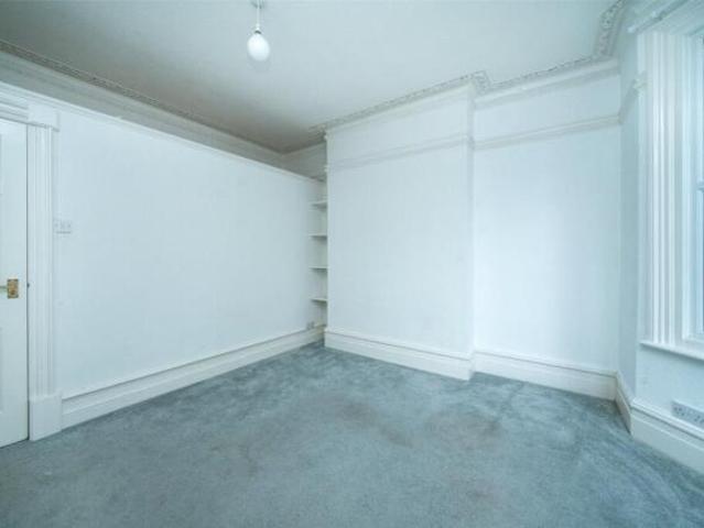3 bedroom maisonette for rent in Malden Road, Watford, Hertfordshire, WD17