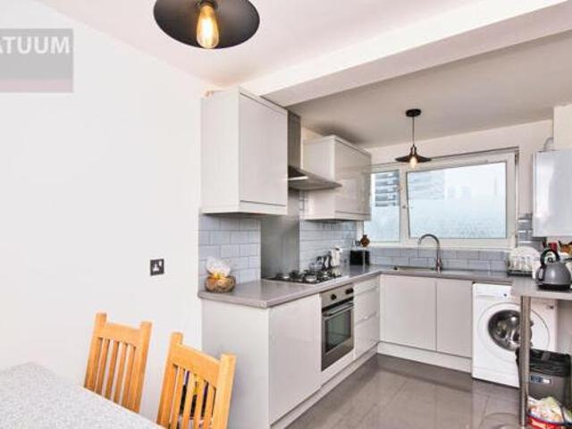 3 Bedroom Maisonette For Rent In Mile End, London
