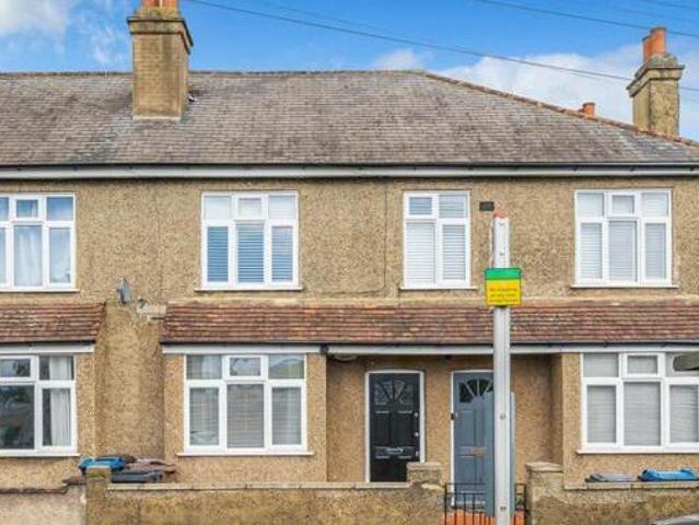 3 Bedroom Maisonette For Rent In Mitcham