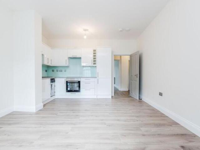 3 bedroom maisonette for rent in New Kent Road, London, SE1