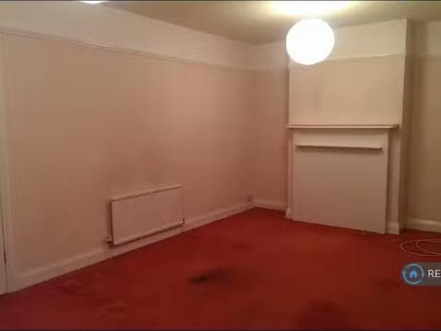 3 bedroom maisonette for rent in Northolt Road, Harrow, HA2