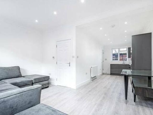 3 bedroom maisonette for rent in Old Montague Street E1