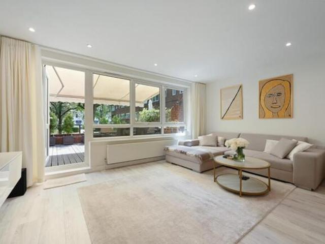 3 bedroom maisonette for rent in Ollgar Close, London, W12