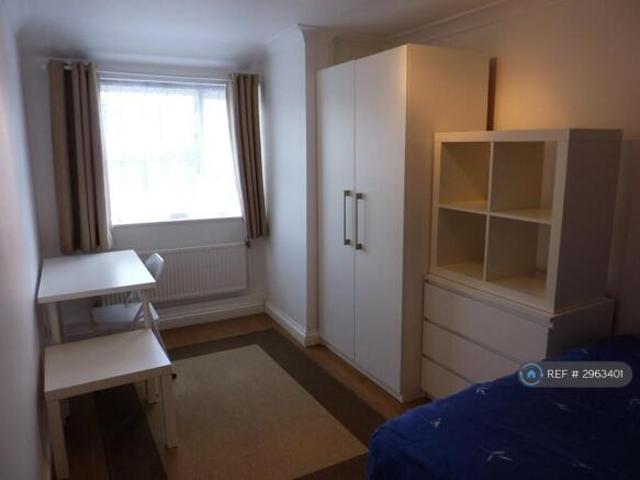 3 bedroom maisonette for rent in Outram Place, London, N1