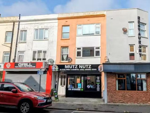3 bedroom maisonette for rent in Pallister Road, Clacton on Se.