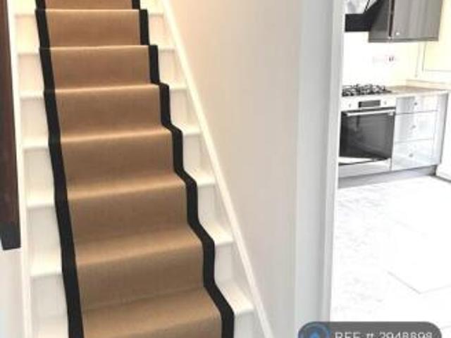 3 bedroom maisonette for rent in Perley House, London, E3