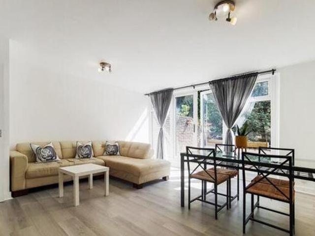 3 Bedroom Maisonette For Rent In Poplar
