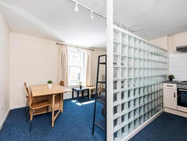 3 bedroom maisonette for rent in Portland Street, Clifton, Bristol, BS8