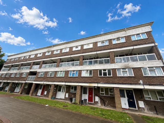 3 bedroom maisonette for rent in Saltwood Close, Orpington BR6
