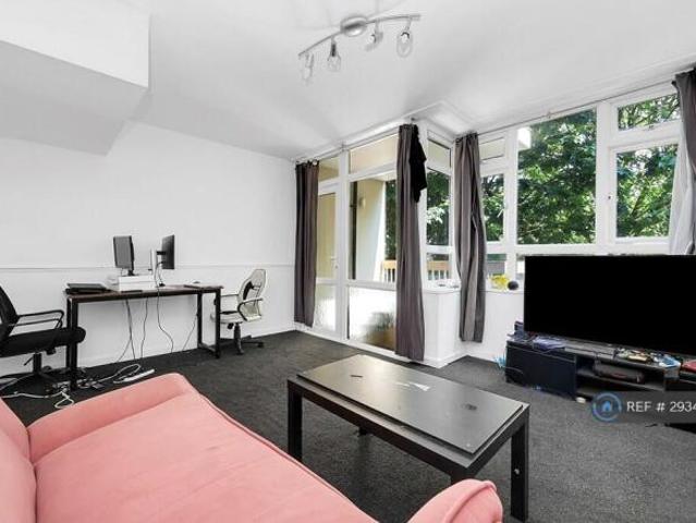 3 bedroom maisonette for rent in Solebay Street, London, E1