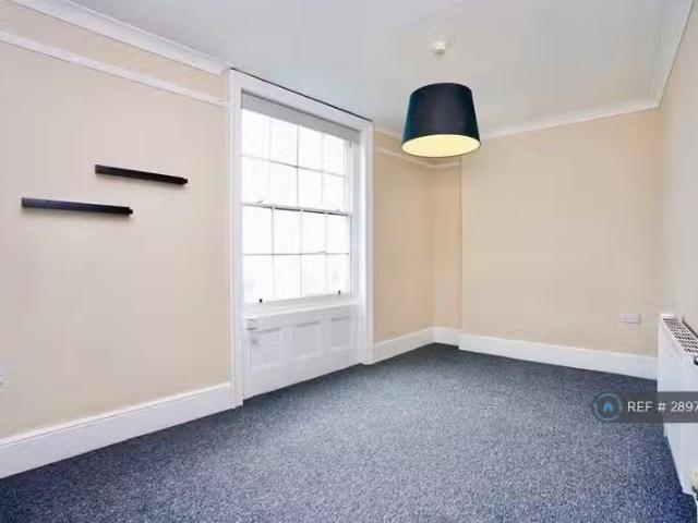 3 bedroom maisonette for rent in St Georges Road, Brighton, BN2