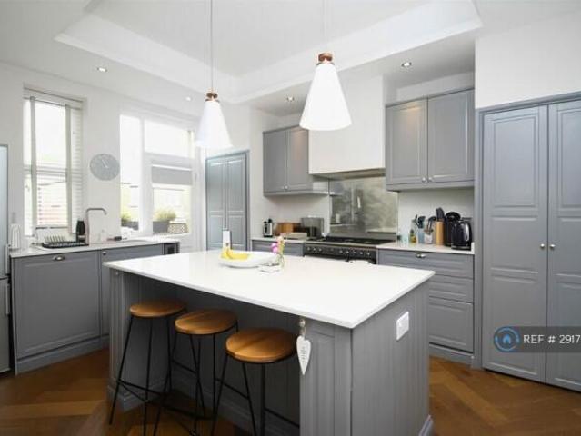 3 bedroom maisonette for rent in St. Georges Road, Harrogate, HG2