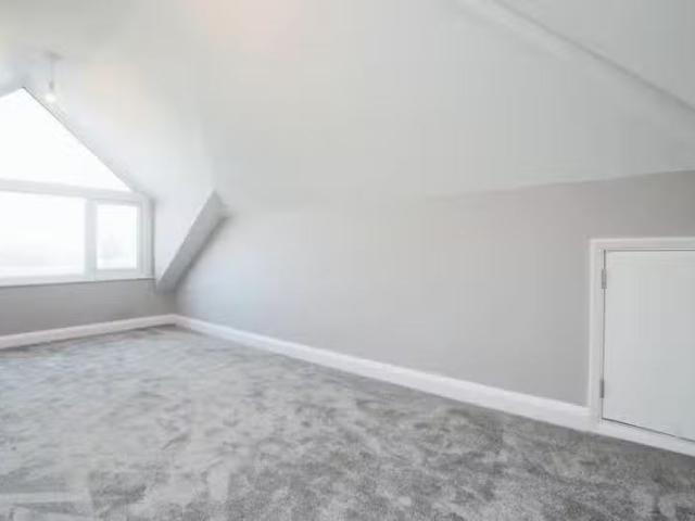 3 bedroom maisonette for rent in Stanley Avenue St Andrews.