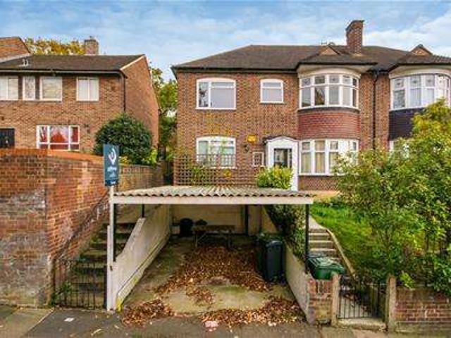 3 Bedroom Maisonette Flat