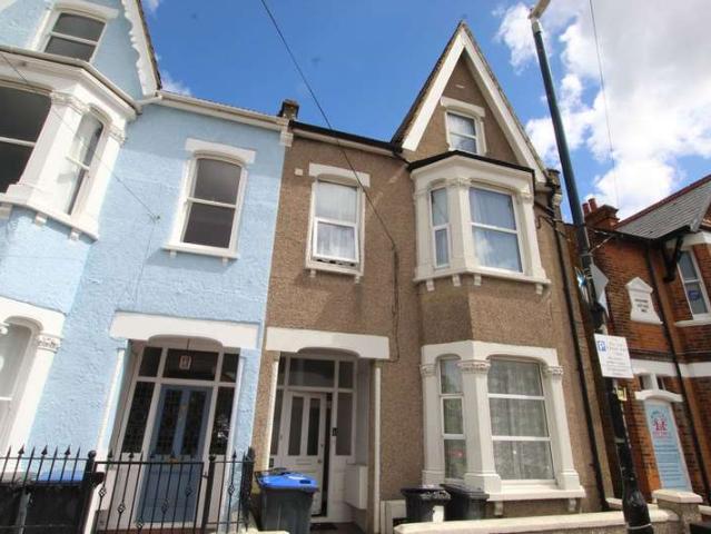 3 Bedroom Maisonette Flat