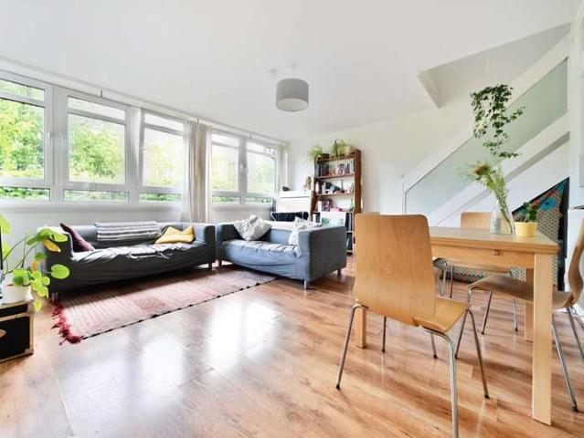3 Bedroom Maisonette Flat