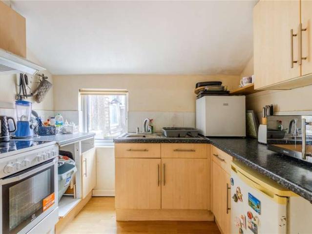 3 Bedroom Maisonette Flat