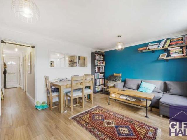 3 Bedroom Maisonette Flat