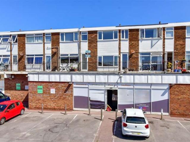 3 Bedroom Maisonette Flat
