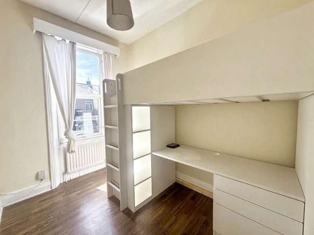 3 Bedroom Maisonette Flat