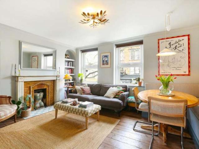 3 Bedroom Maisonette Flat