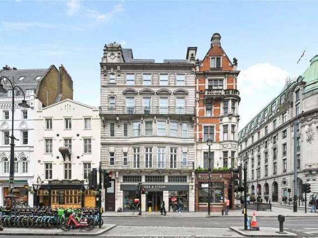 3 Bedroom Maisonette Flat