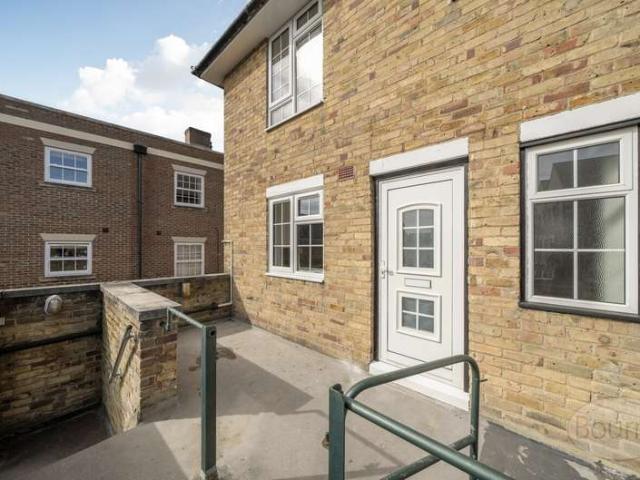 3 Bedroom Maisonette Flat