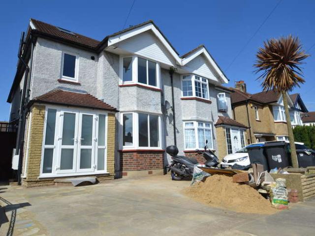 3 Bedroom Maisonette Flat