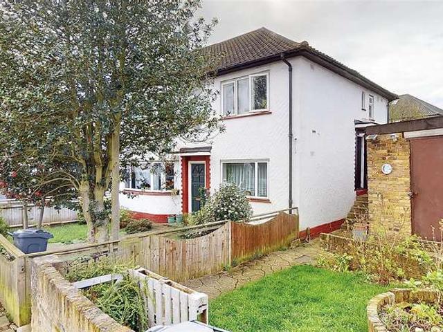 3 Bedroom Maisonette Flat