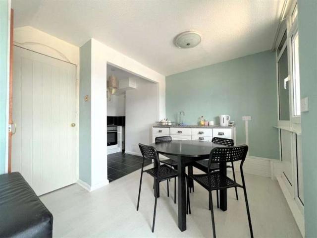 3 Bedroom Maisonette Flat