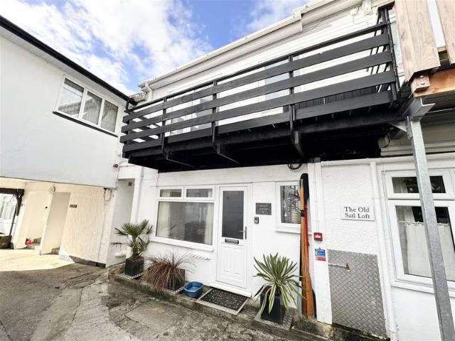 3 Bedroom Cottage House