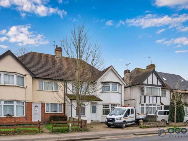 3 Bedroom Maisonette Flat