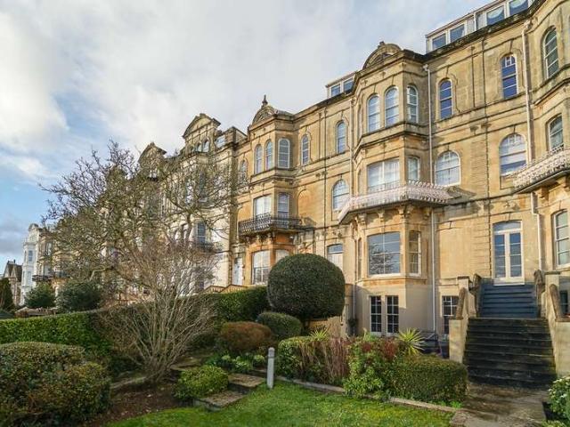 3 Bedroom Maisonette Flat