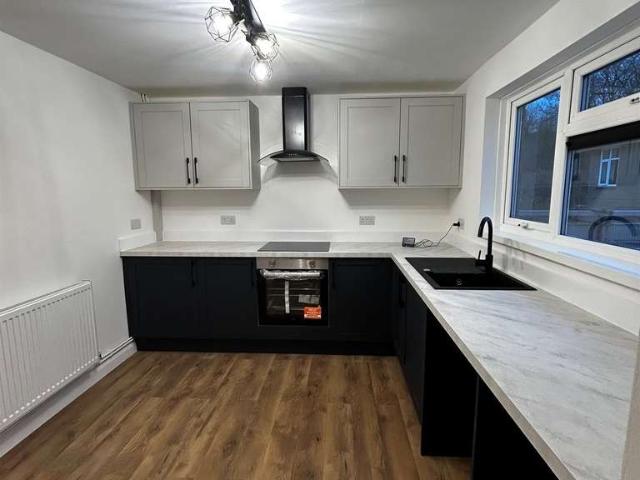 3 Bedroom Maisonette Flat