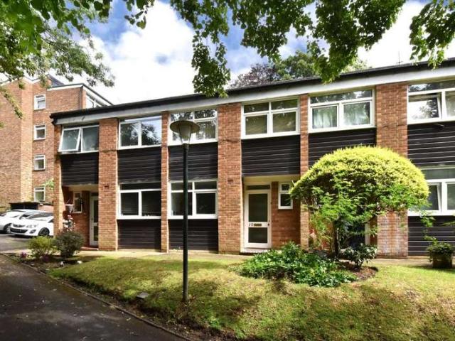 3 Bedroom Maisonette Flat